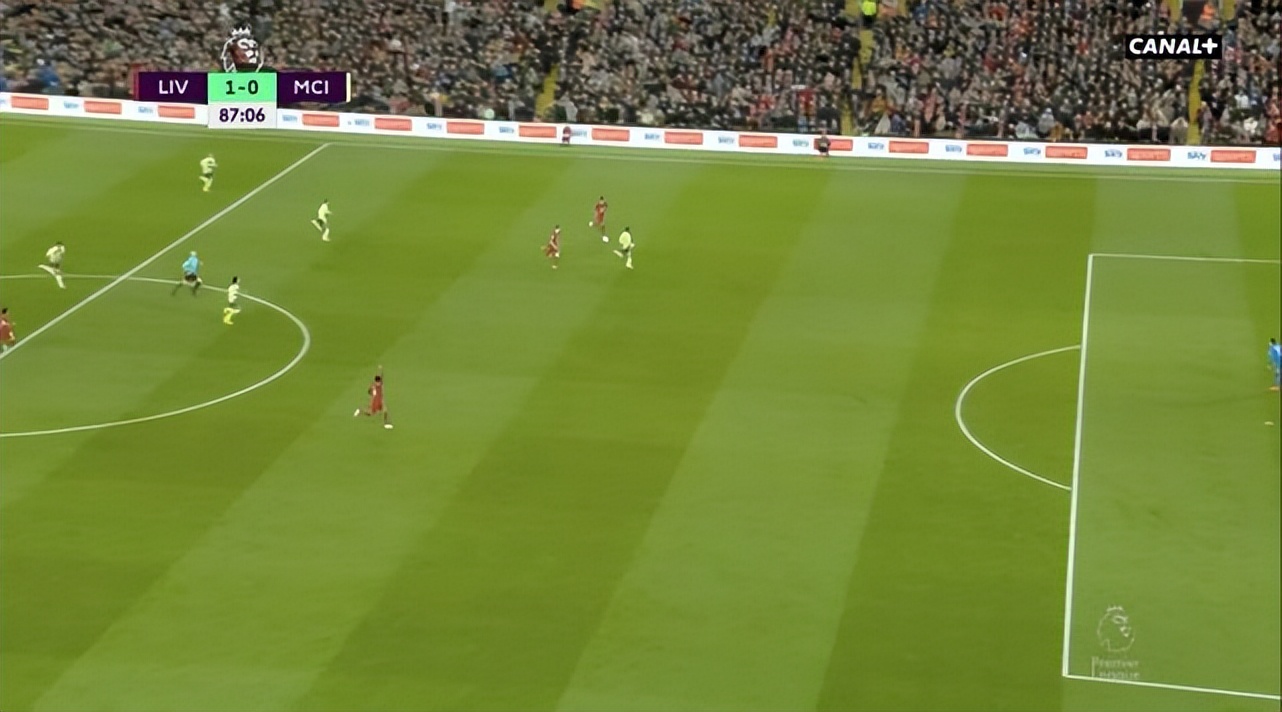 The quotient is too low!Liverpool Nunes 3 play 1 alone without passing ...