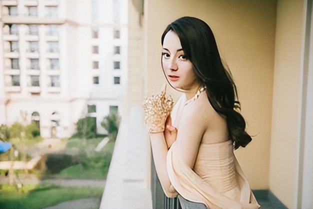 Dilireba and Duan Yihong co-produced the cover, the golden boy and girl ...