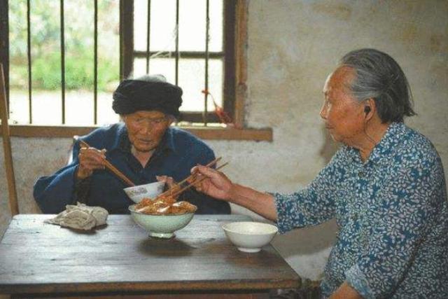 The latest research: the elderly who eat more meat may live longer?Pay ...