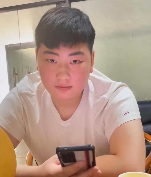 Chen Meng appeared in Zhujia Tiexi and helped the overcoat sister-in ...