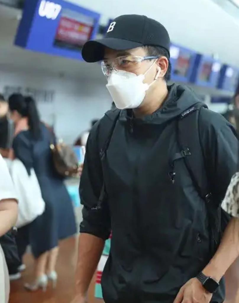 Hawick Lau's image as a male god is shattered? At the age of 46, it's ...