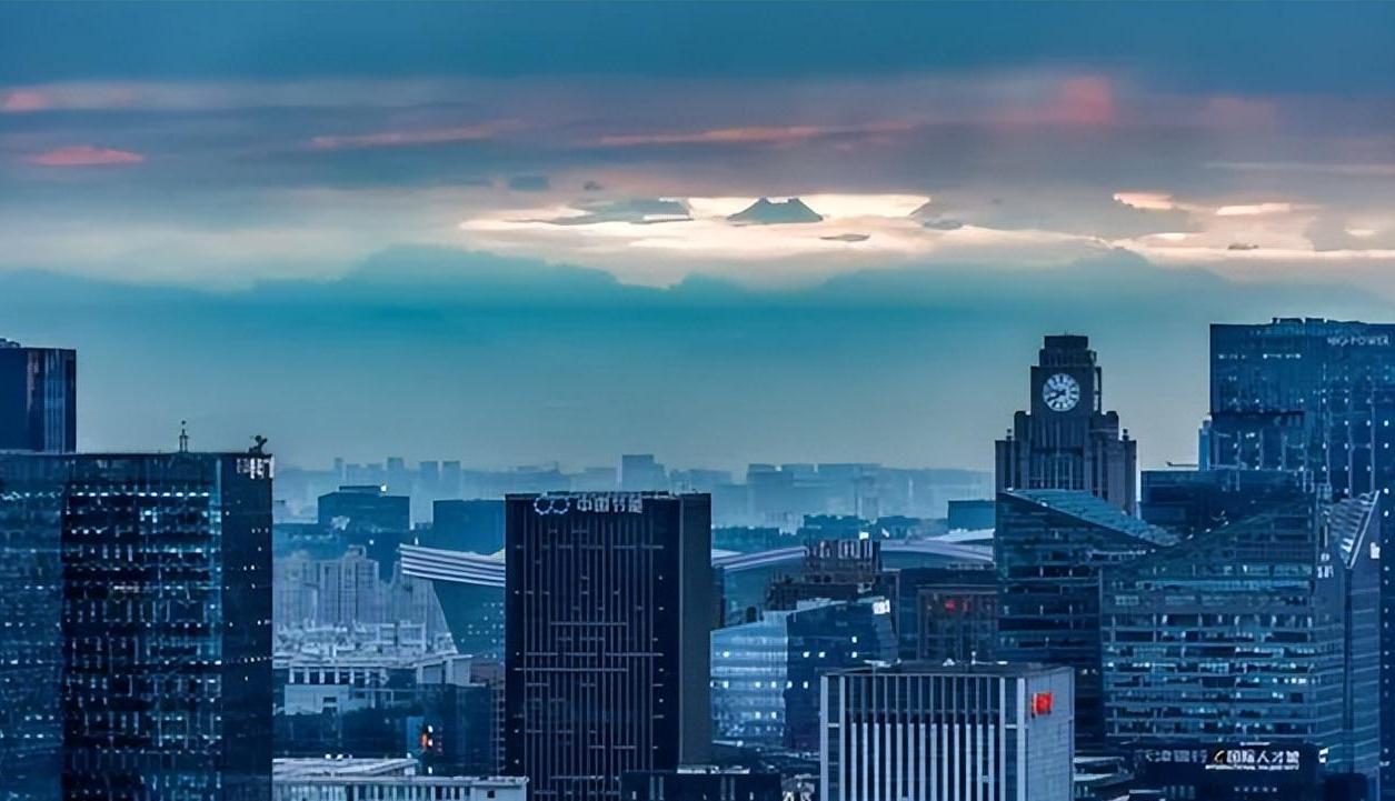 China's urban development gap: first-tier cities are stable, second ...