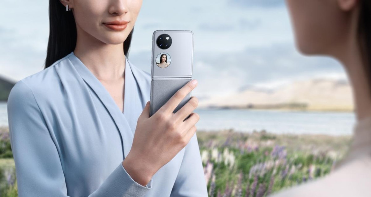 Fold the fashion item vertically!Huawei's new small folding Pocket S ...