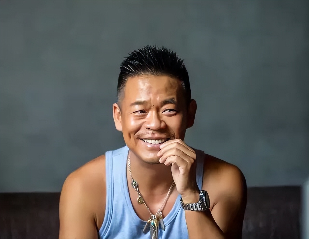 At the age of 27, he appeared on the Spring Festival Gala and became ...