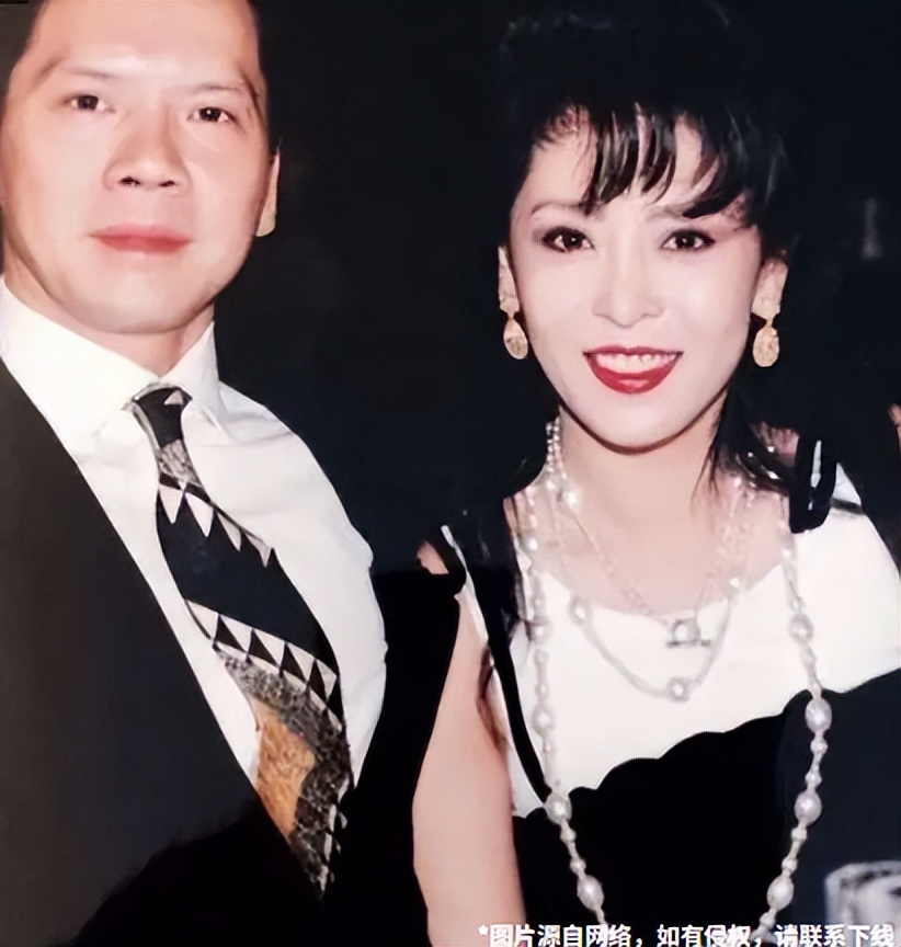 Xiang Tai posted a photo of a 2-year-old milk yellow, the bracelet is ...