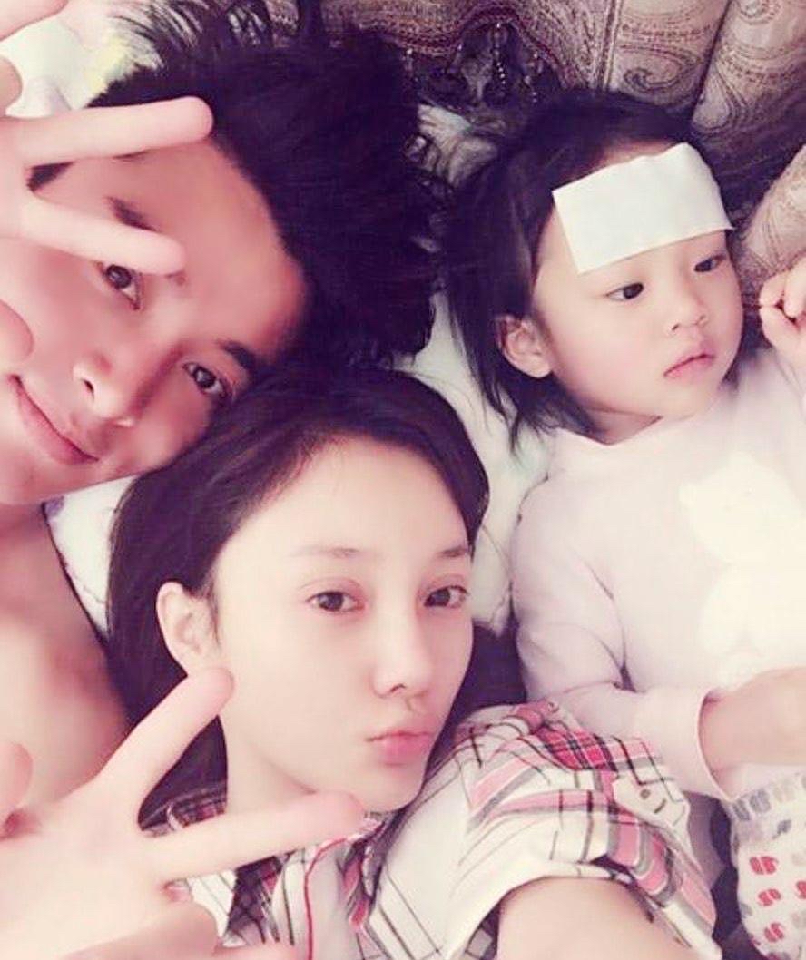 Li Xiaolu was praised for taking her baby to the exhibition, the recent photos of 11-year-old ...