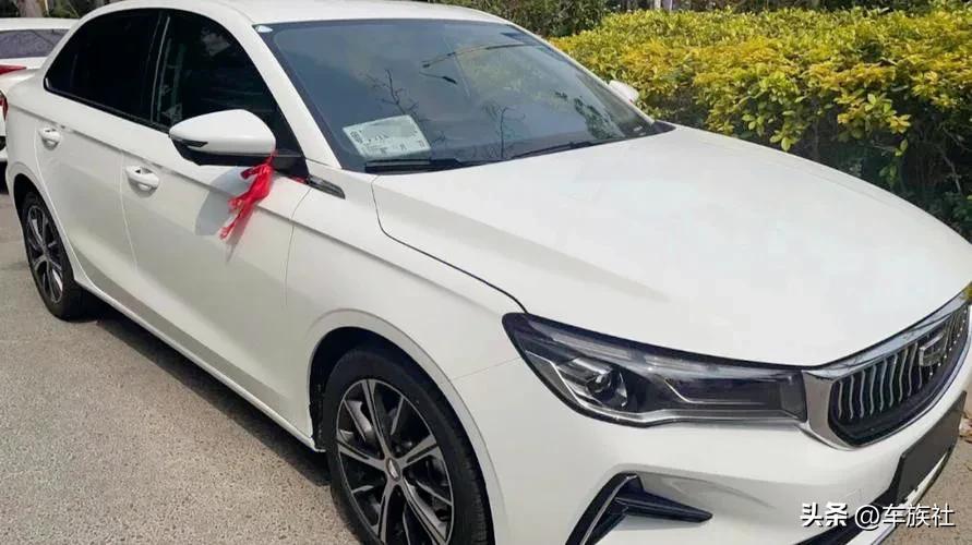 It is relatively heavy to step on the accelerator when driving, and the ...