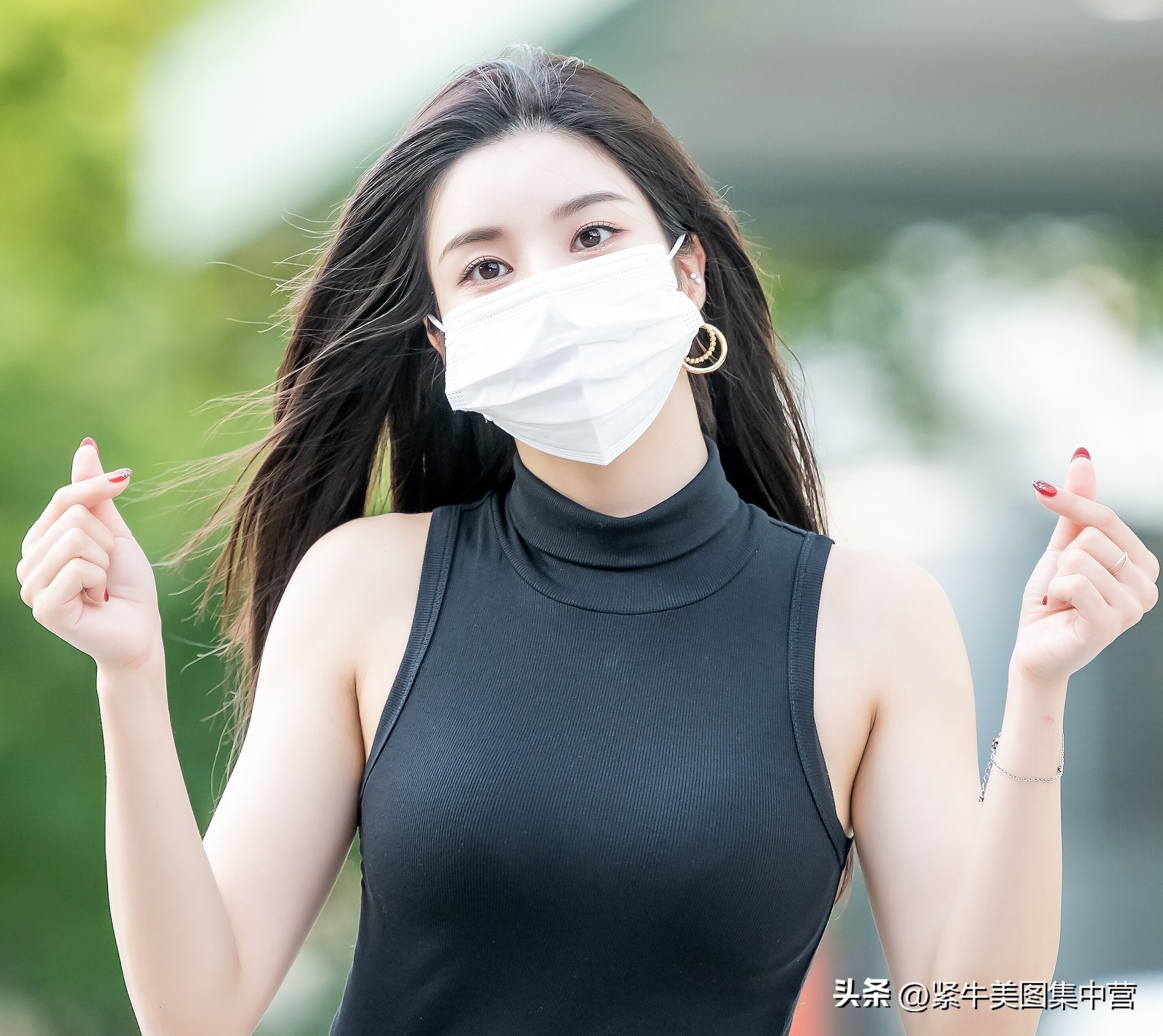 Quan enfei's jeans - iNEWS