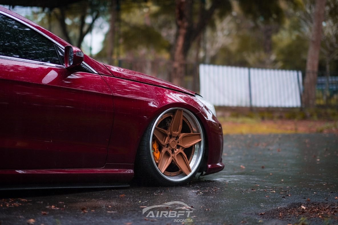 #Elegant Gentleman#Mercedes-Benz E-Class W207#AIRBFT Air Suspension - iNEWS