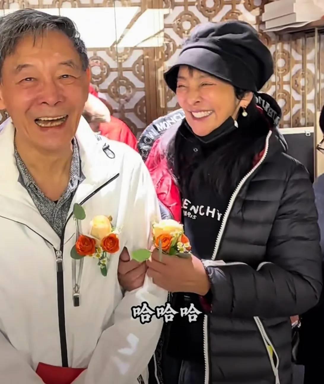 87-year-old Grandma Rong reunited with Fang Qingzhuo and Li Guangfu: a ...