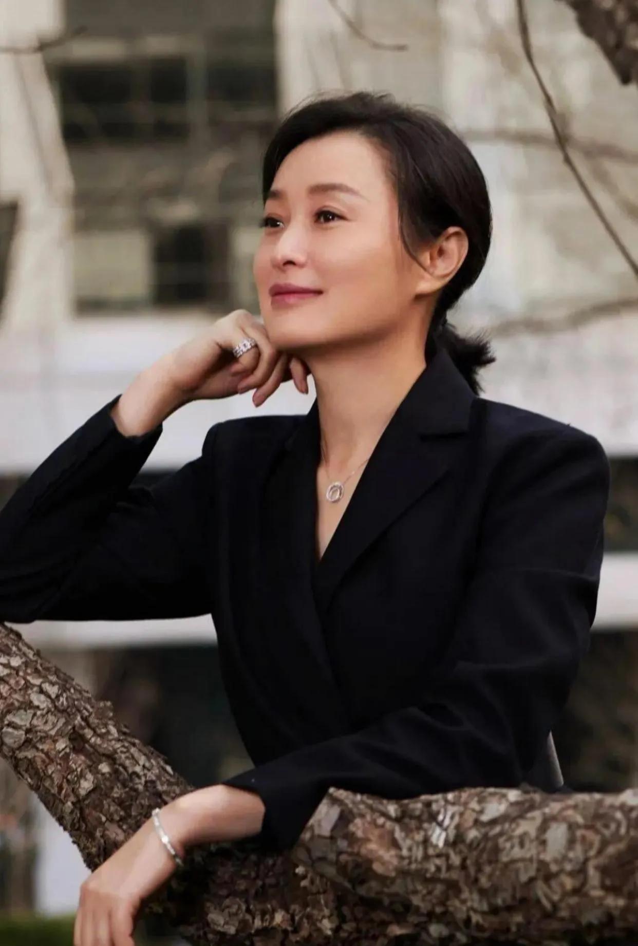 Wu Yue has poetry and calligraphy in his stomach - iMedia