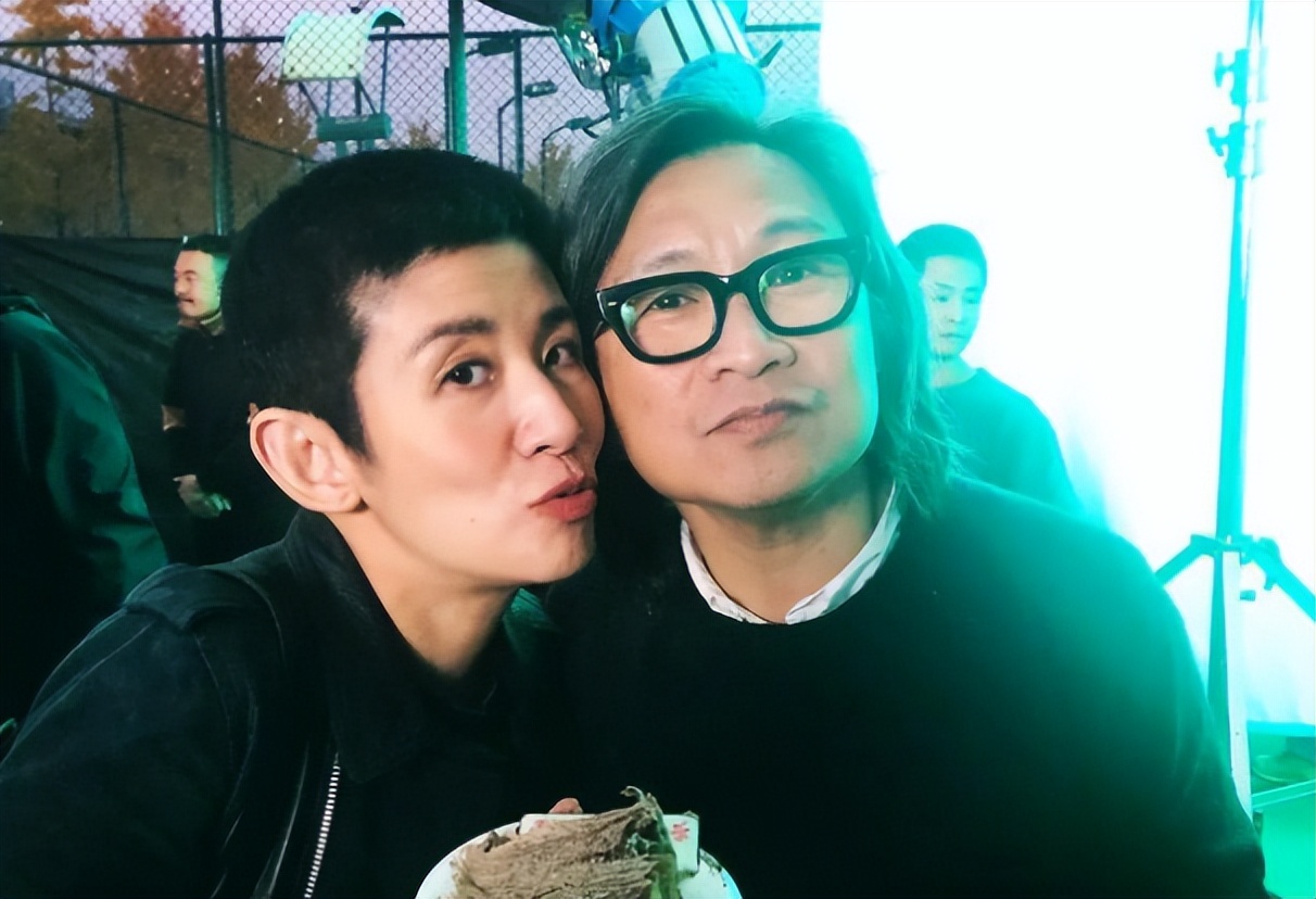 Wu Junru's 17-year-old daughter officially debuted! With a big face and ...