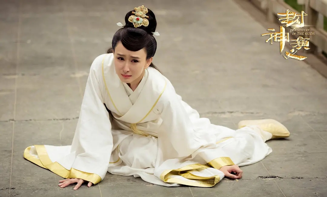 Also playing "Queen Jiang", comparing Yuan Quan and Hu Jing, the ...