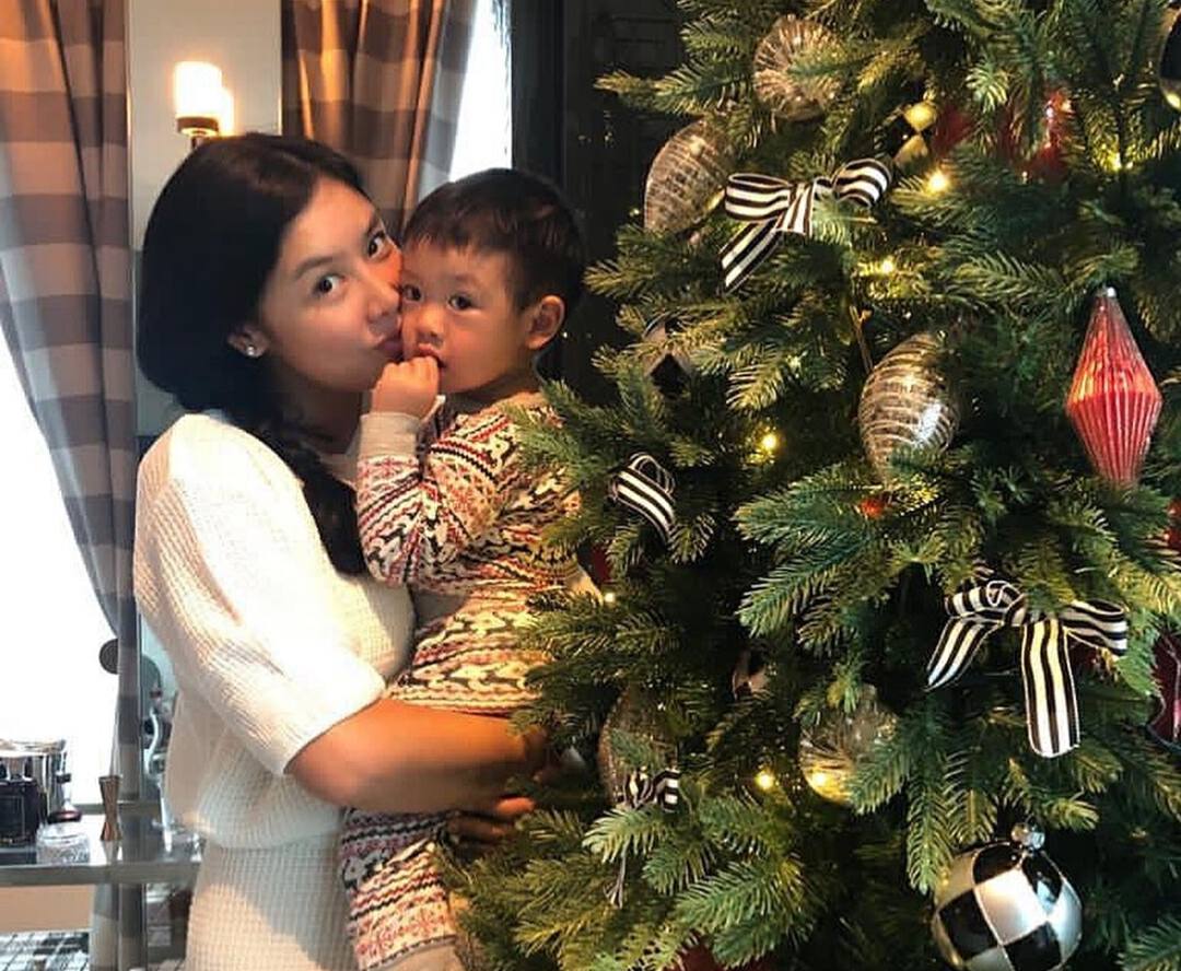 She has been divorced from Liming for many years, but she is still full ...