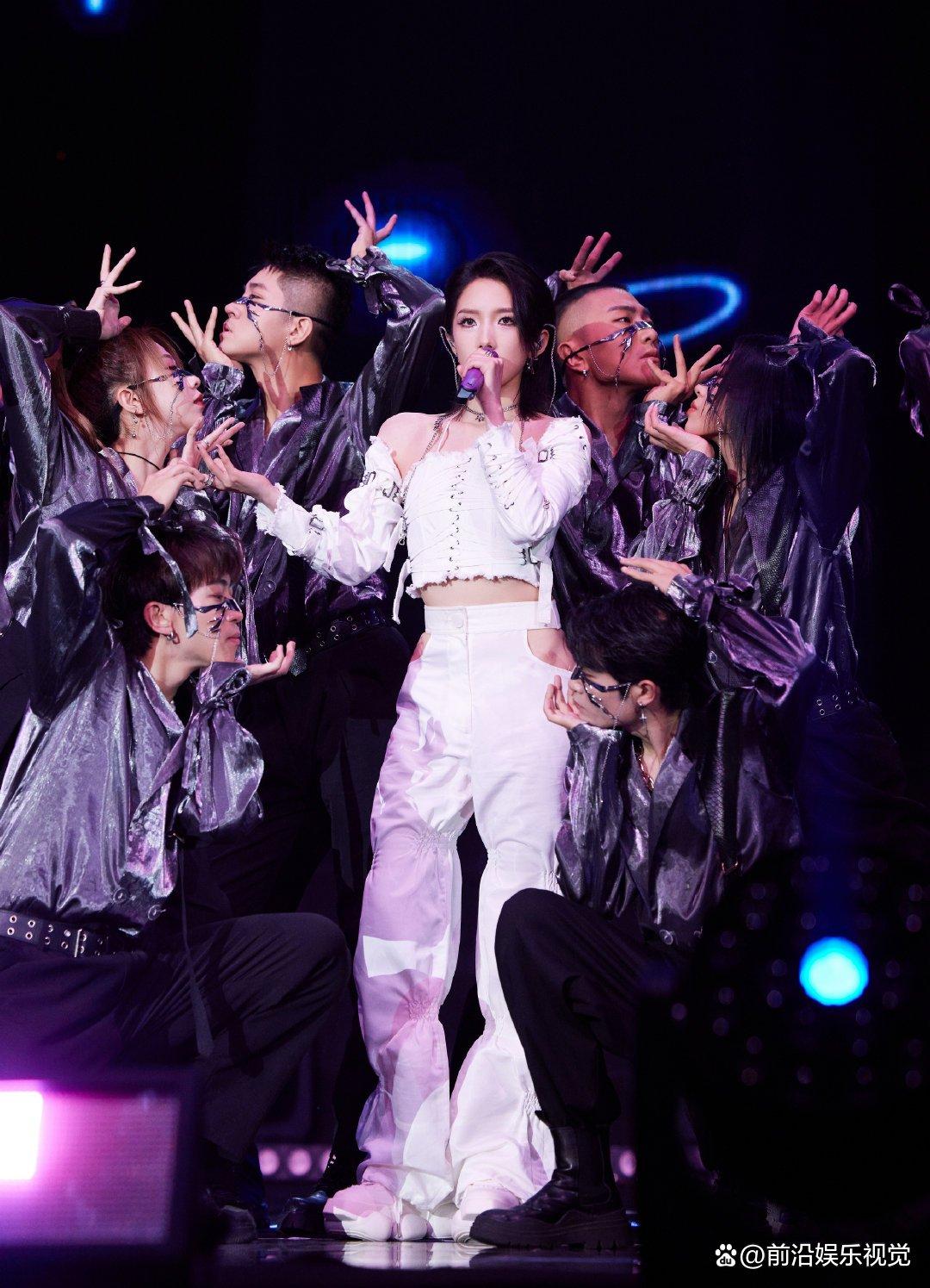 Netizens start teasing mode! Meng Meiqi's concert will start tonight ...