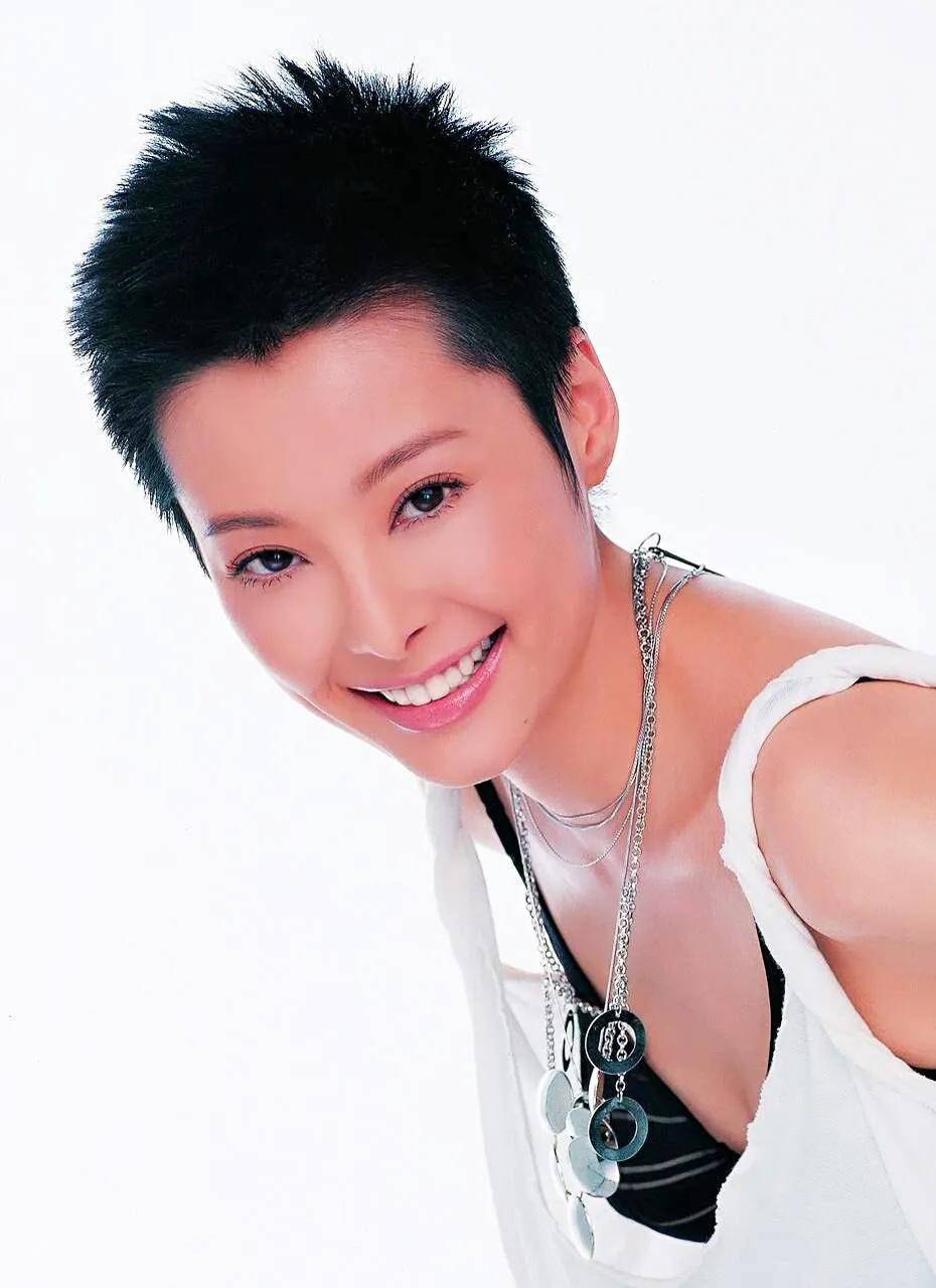 Mainland actress - Yuan Li - iNEWS