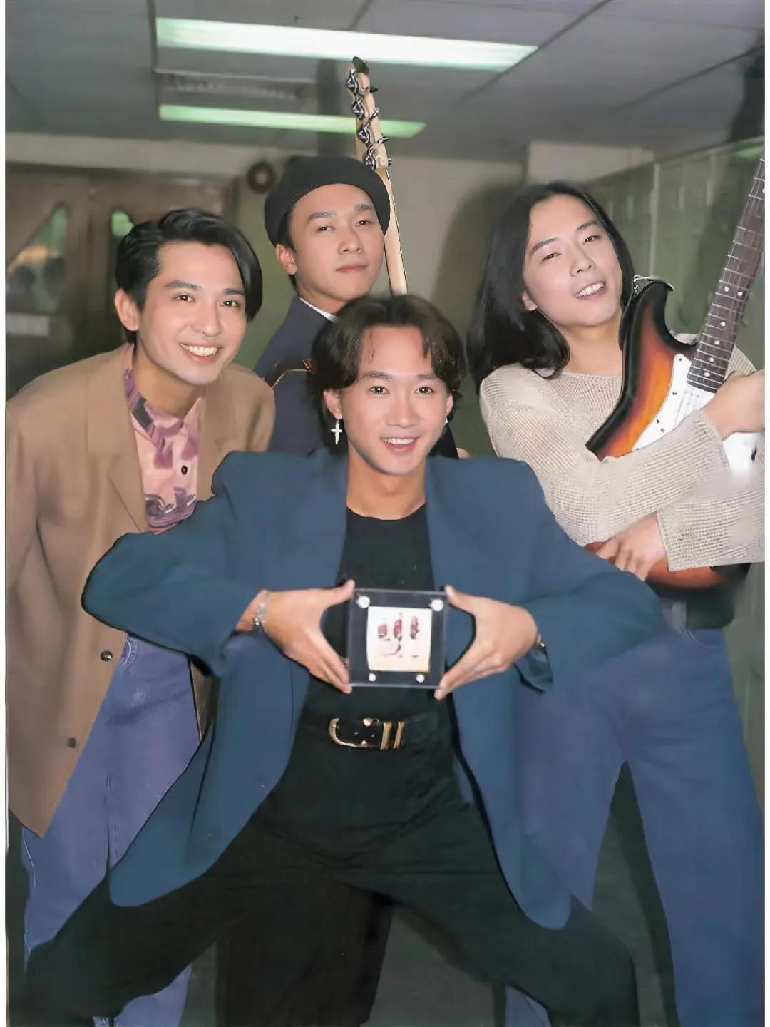 An immortal Chinese band, accompanied my whole youth "Beyond" - iNEWS