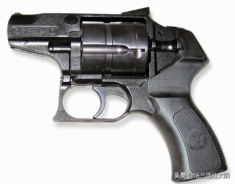 Russian Udal revolver R-92 UDAR - iNEWS