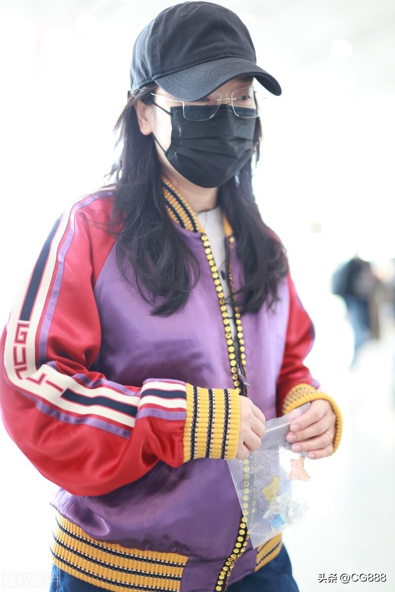 Linghua appeared at Beijing Capital Airport on March 25, 2023 - iMedia