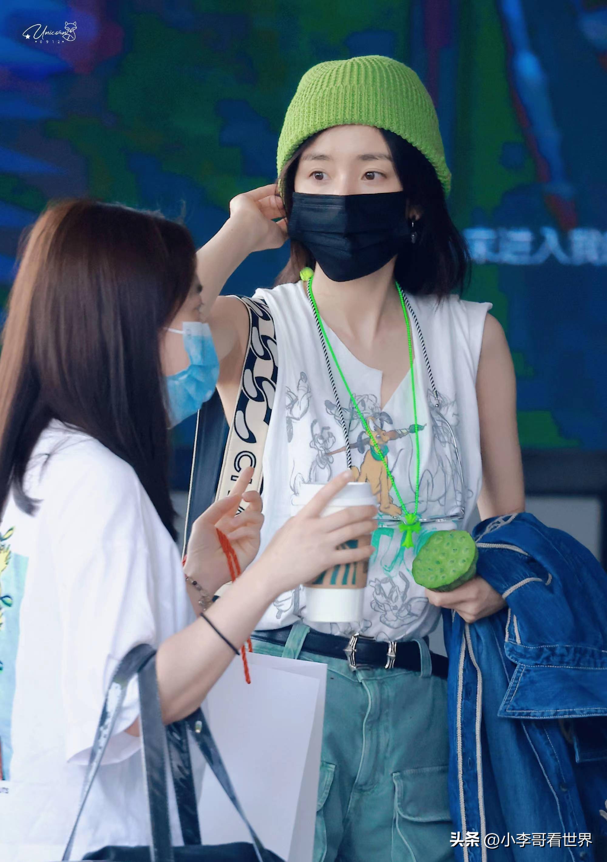 The Swimsuit Reveals The Breasts And Waist Yang Mi Ju Jingyi And Yu