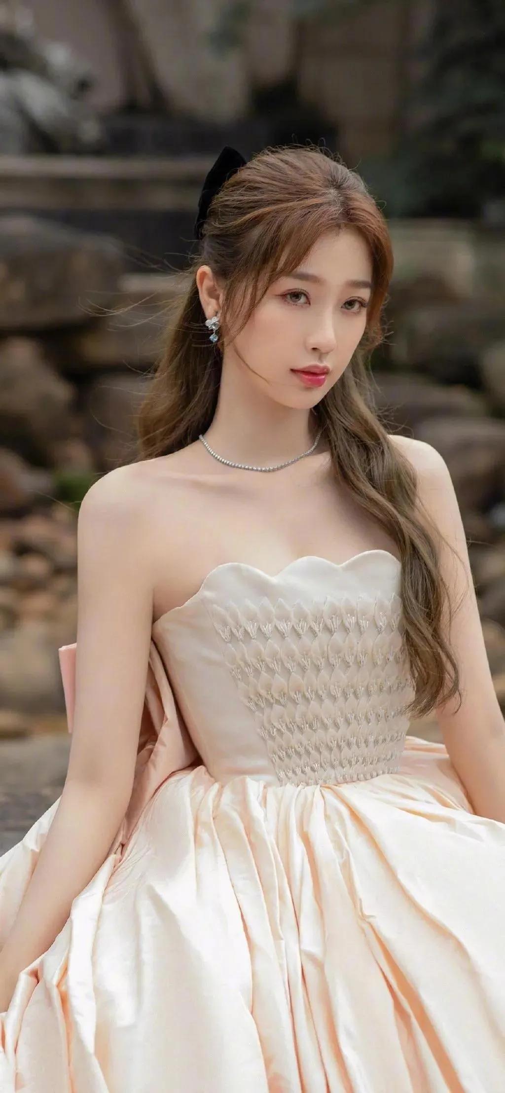 Shanghai's rich lady, entertainment star Yu Shuxin, is not short of ...