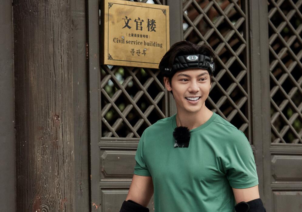 Wang Lixin's "hot search" and William Chan's "disguise" made this variety show a successful ...