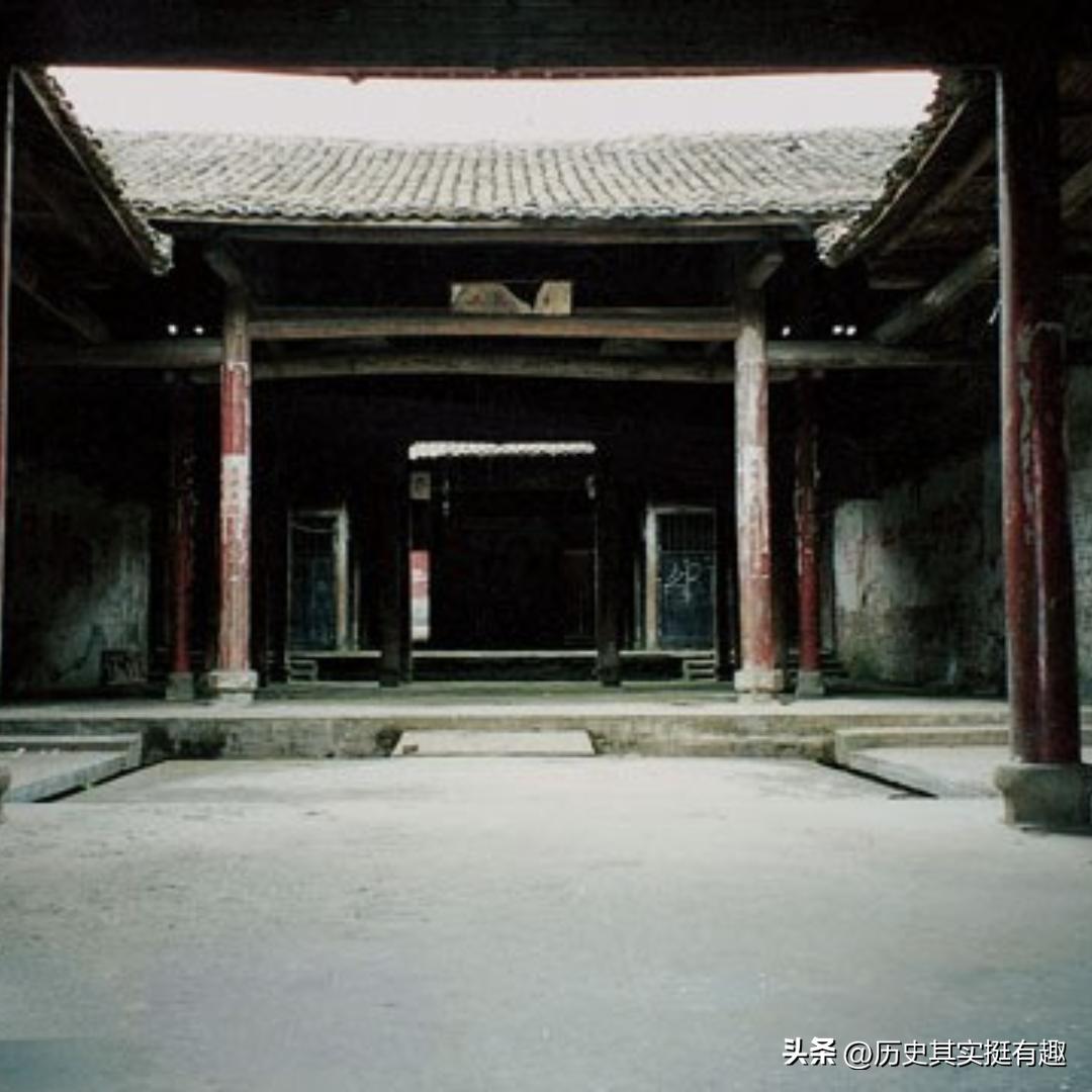 There are two different paths of good and evil: how flamboyant Yan Song ...