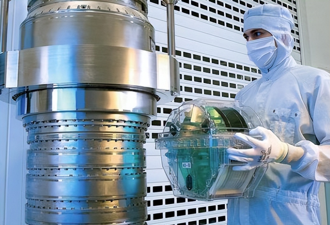 China's first domestic lithography machine delivered! Both the ...