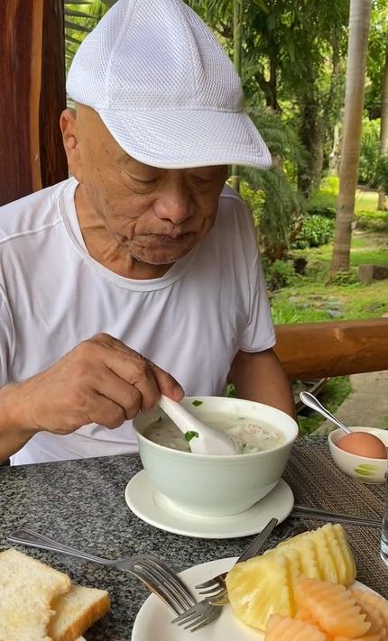 77-year-old Ling Feng has settled abroad and is in good condition!There ...