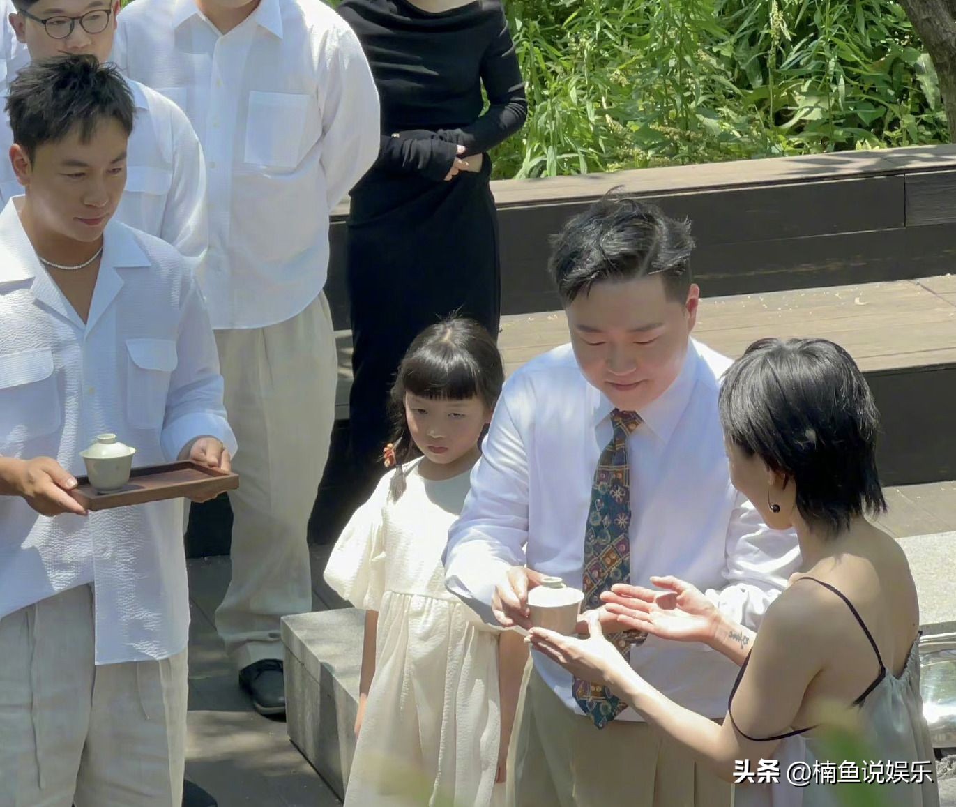 Whose youth is back? Shi Xiaolong is the best man for Hao Shaowen, childhood memories cannot ...