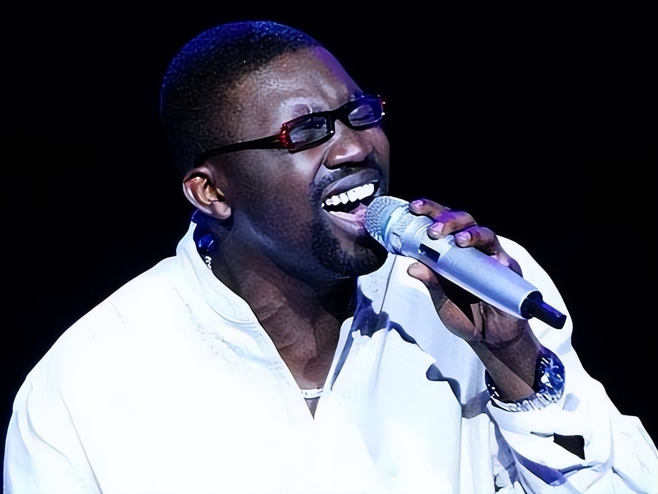 Black singer good brother: After becoming popular, he married a Chinese ...