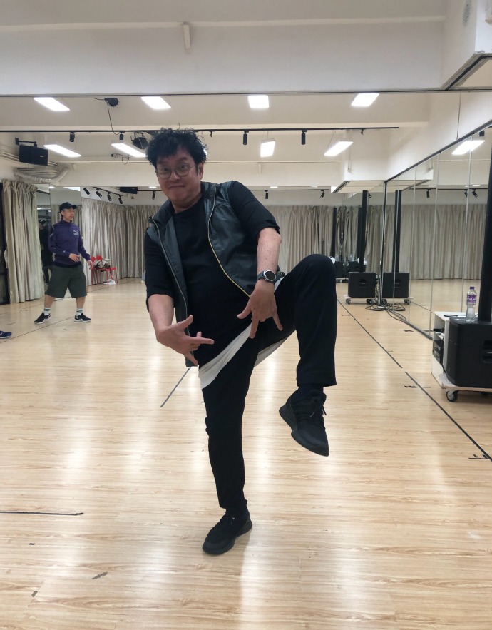 72-year-old Alan Tam practiced dance hard to prepare for the concert ...
