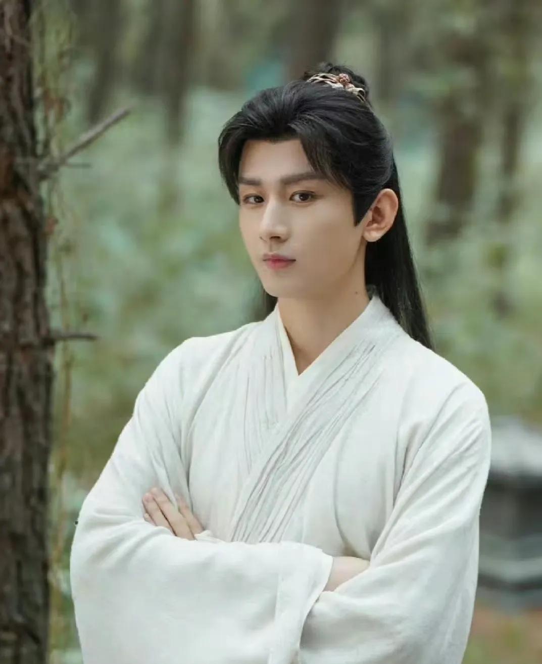 Only after watching 6 episodes of "Lotus House" did I know the 3 reasons why Li Xiangyi has been ...