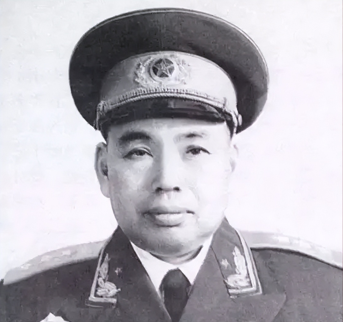 In 1971, Mao Zedong issued a secret edict to Wang Hongwen, asking him to "lead the snake out of ...