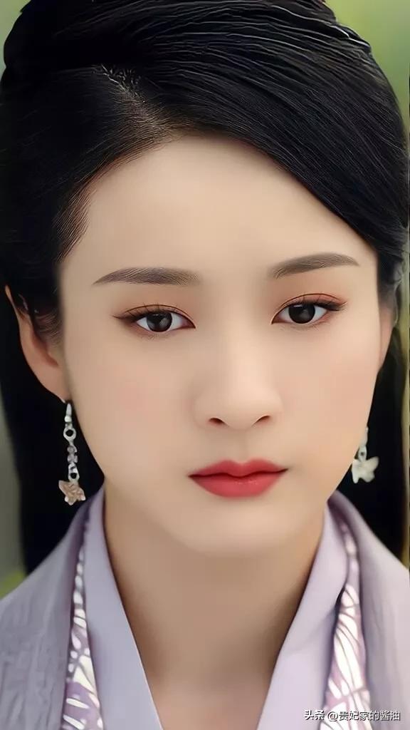 Zhang Xueying as Rong Le - iNEWS