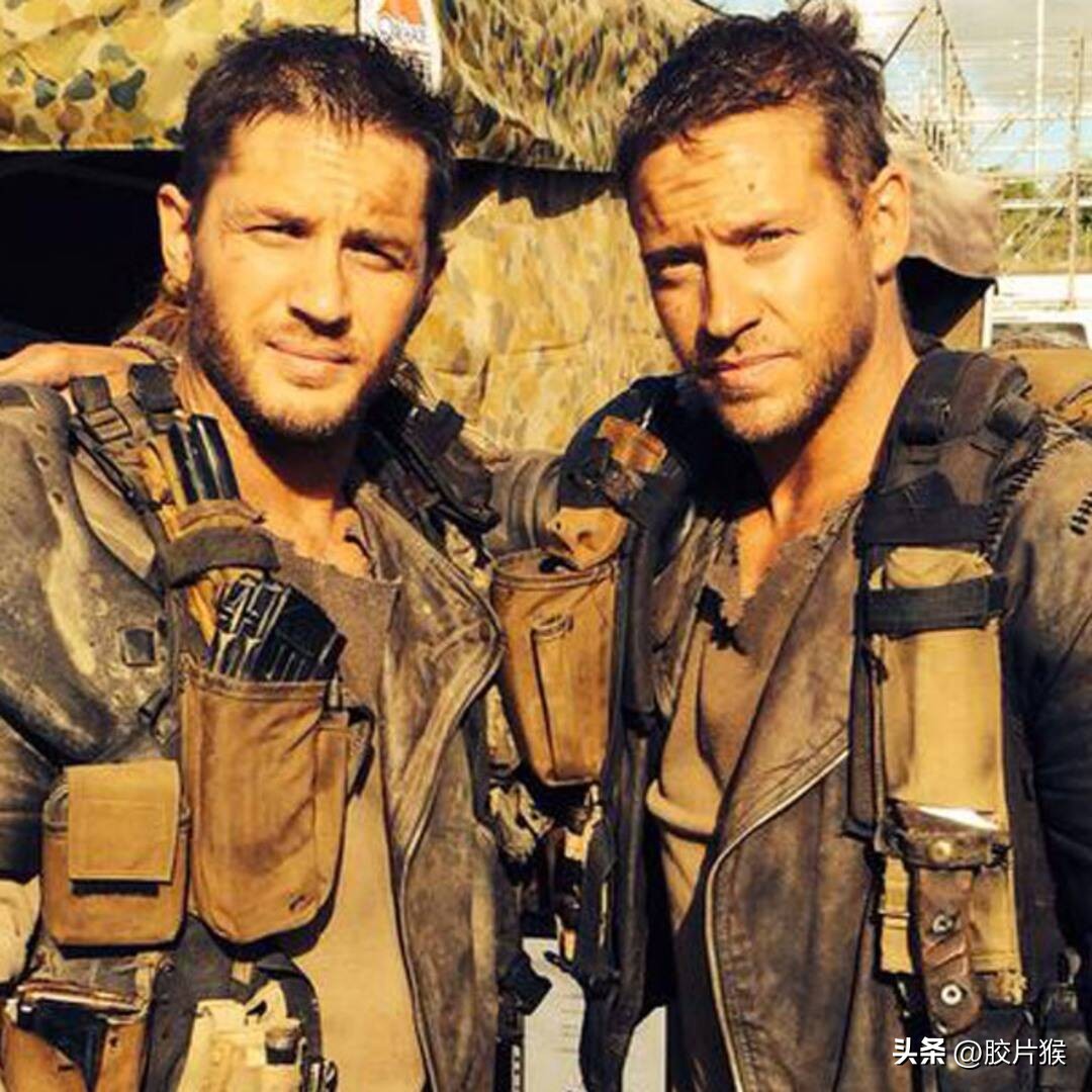 Take a look at the stand-ins of these big-name actors, they look so ...