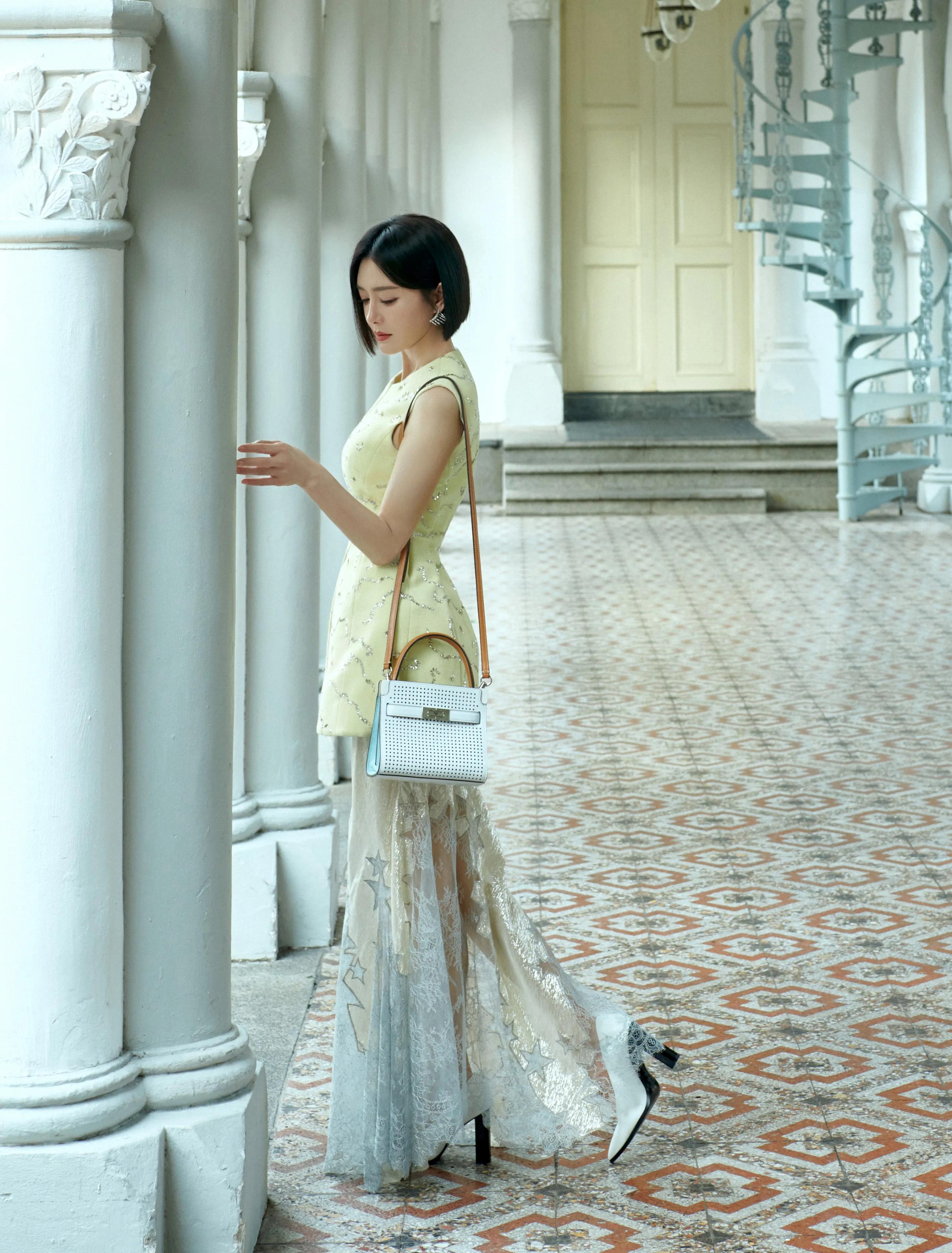 Qin Lan, long skirt high-heeled beauty show 20230511 - iMedia