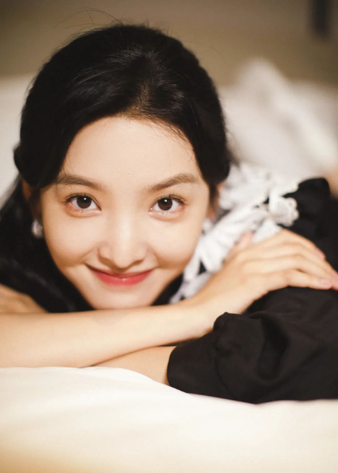 Is there any exaggeration in the ceiling of the first love face in ...