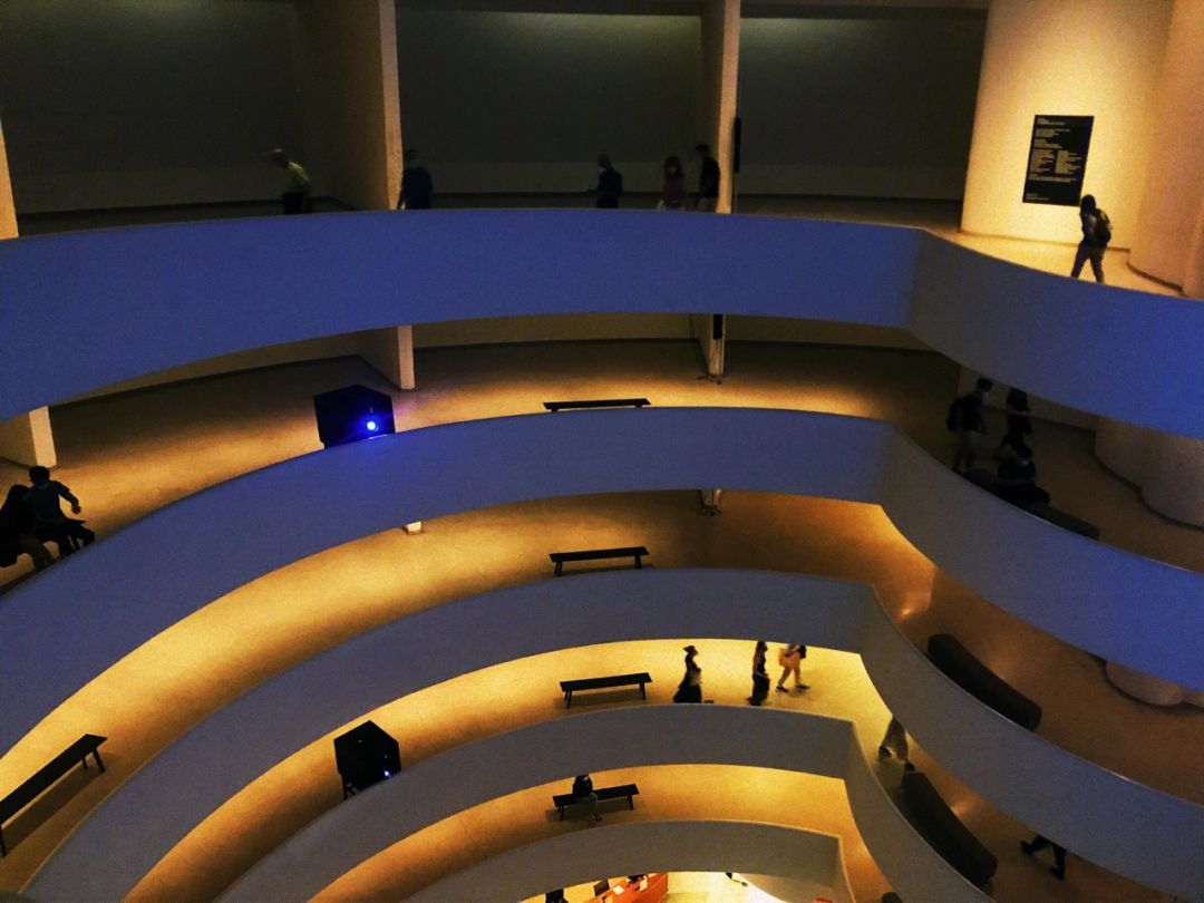 Study postmodern architecture at the Guggenheim Museum in New York - iNEWS