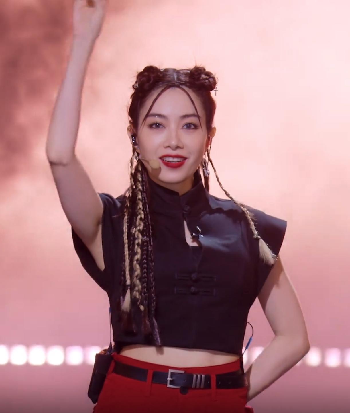 In the first half of "Sisters Who Make Waves Season 4", Sun Yue played ...