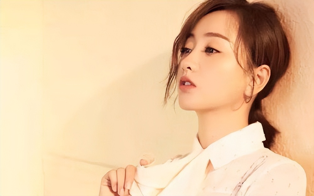 Small gossip: Chen Jianbin, Wang Yuan, Chen Qiaoen, Meng Hualu, Xu ...