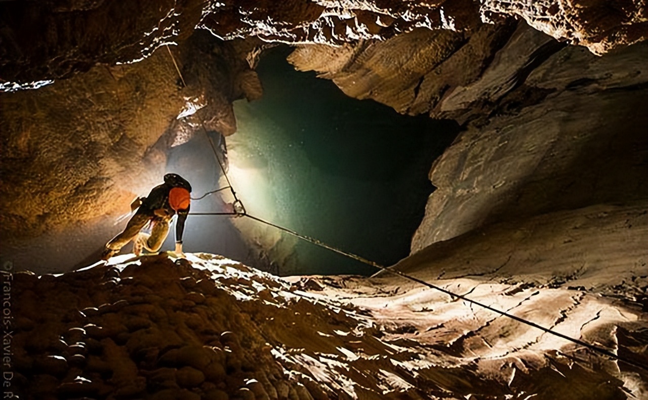 The Soviet Union's plan to dig through the earth back then stopped at ...