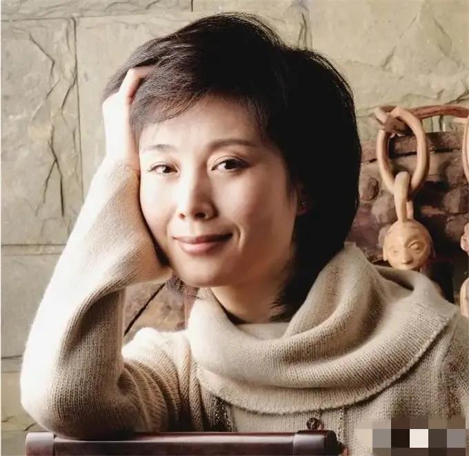 Zheng Zheng gave up the "iron rice bowl" to play the mandarin duck. Is ...