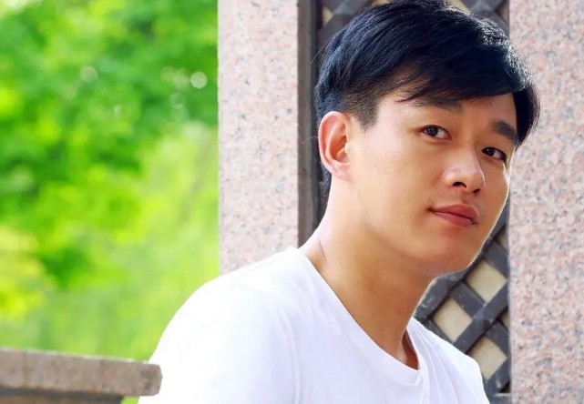 Tong Dawei: After his father became a vegetative, he supported his ...