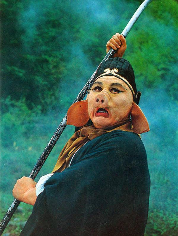 A recent photo of 78-year-old Ma Dehua, who became famous as "Zhu Bajie ...