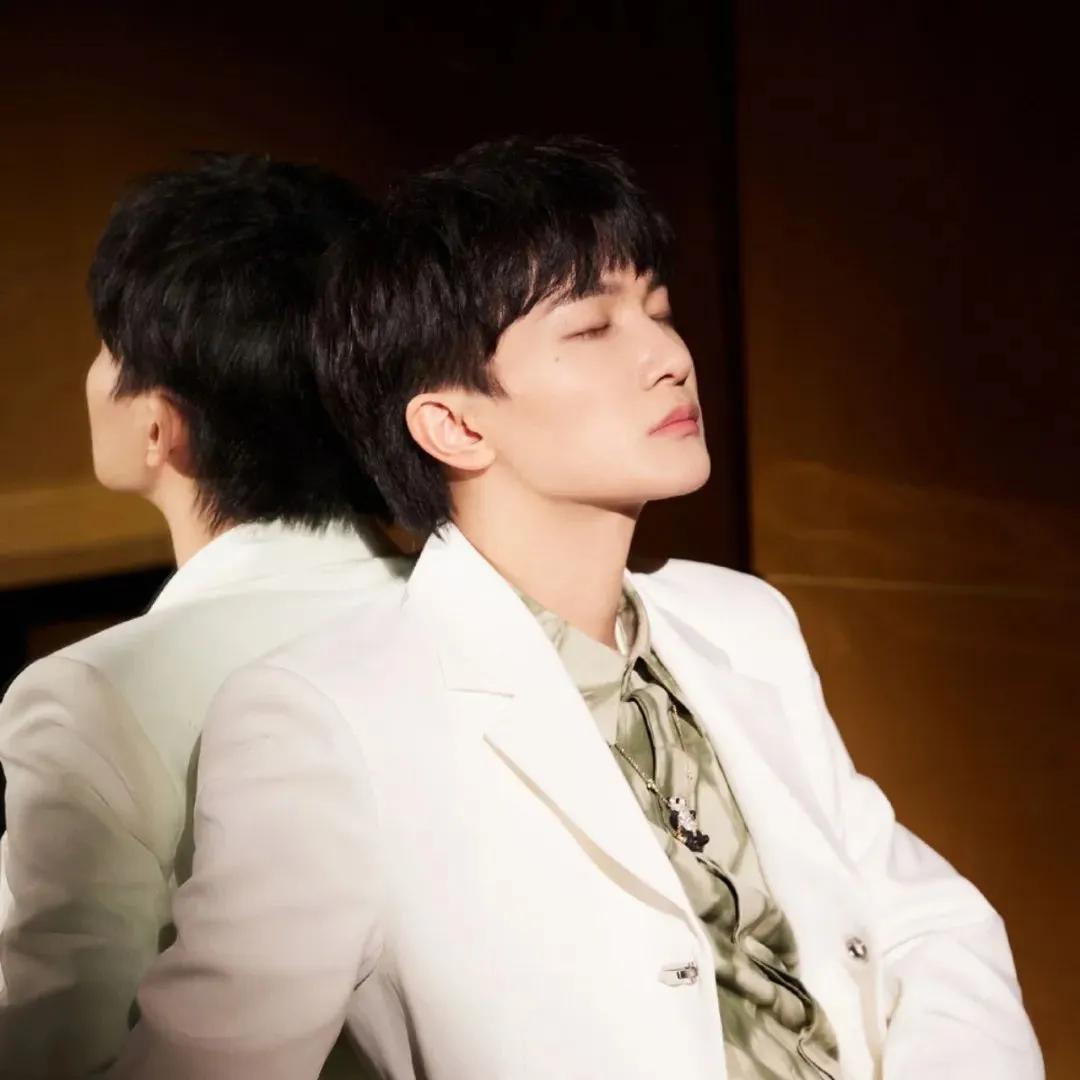 Yi Shun Qianxi Yang Ziguan Xiaotong Zhang Yixing Liu Haoran Chen ...