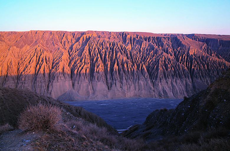 Take everyone into the Dushanzi Grand Canyon, known as the "Secret ...