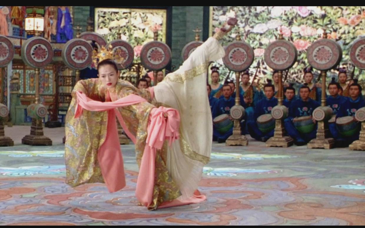 What is the sword dance of "a sword dance moves all directions"? - iNEWS