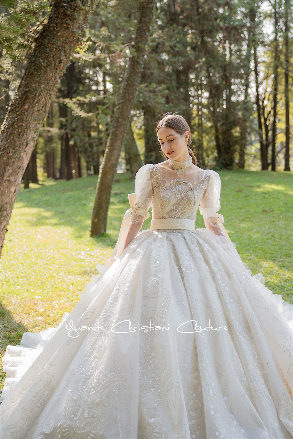 What are the steps in customizing a wedding dress? - iNEWS