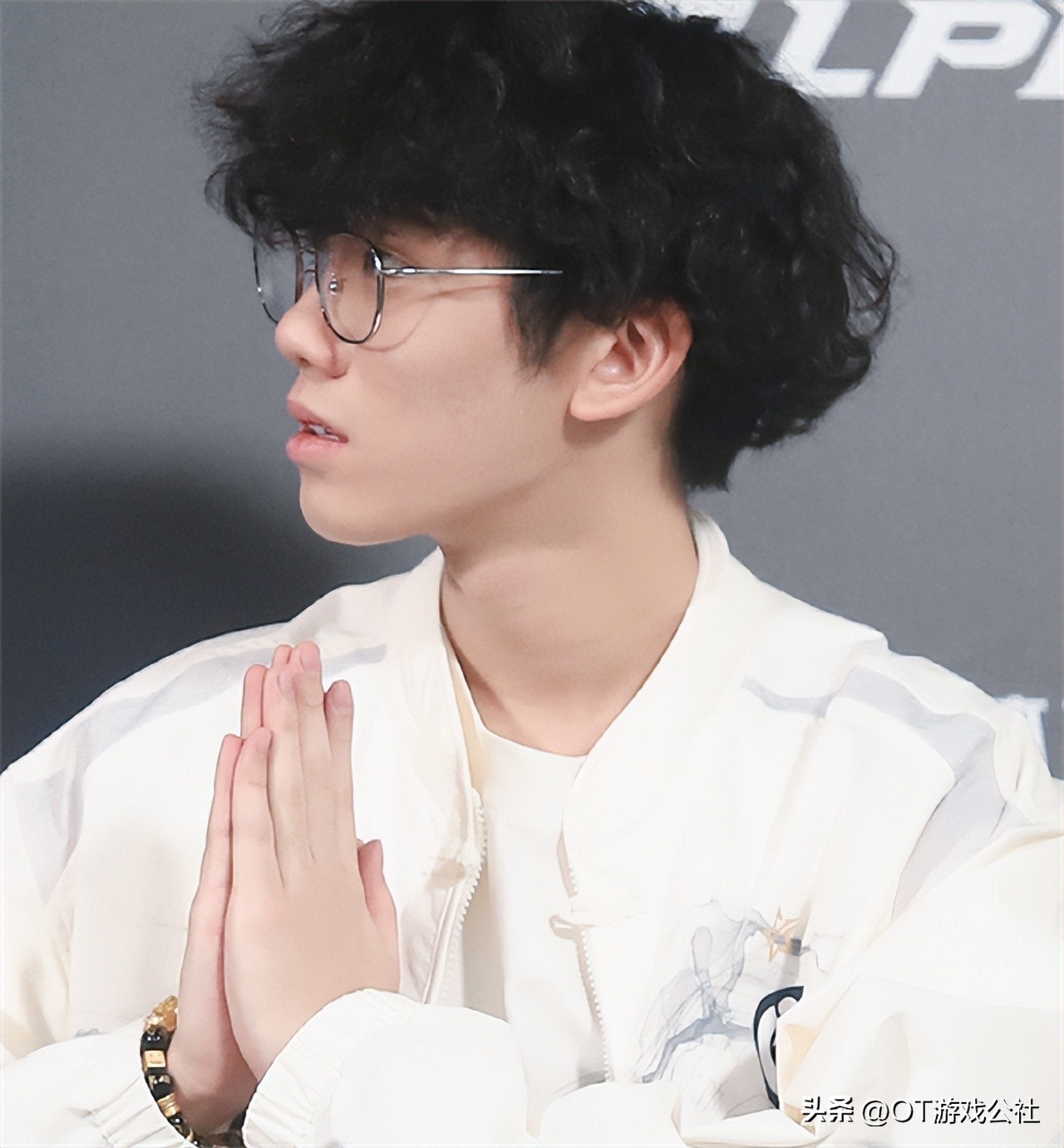 Is yskm here to restrain Doinb? He was digging a hole before the game, but a thank you letter ...